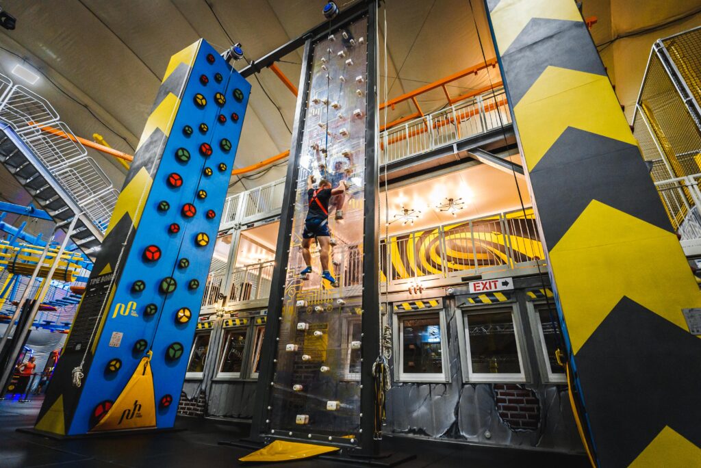 Climbing Walls - Jumpin Warrior - SCS Vösendorf